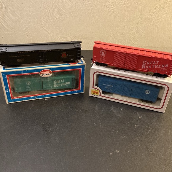 Toys | Ho Scale Great Northern Railway Train Car Lot Of 4 2 In Box ...